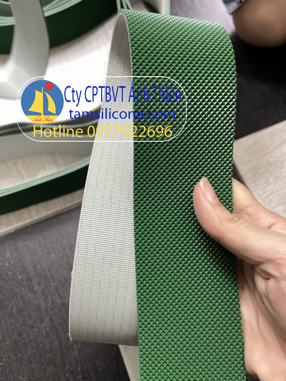 Băng tải PVC xanh caro dày 2mm x rộng 55mm x chu vi 1080mm