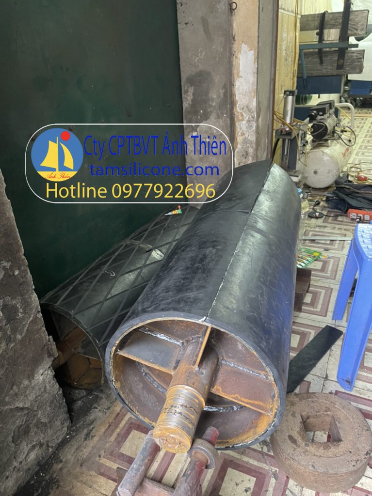 Rullo bọc cao su xẻ rãnh theo yêu cầu