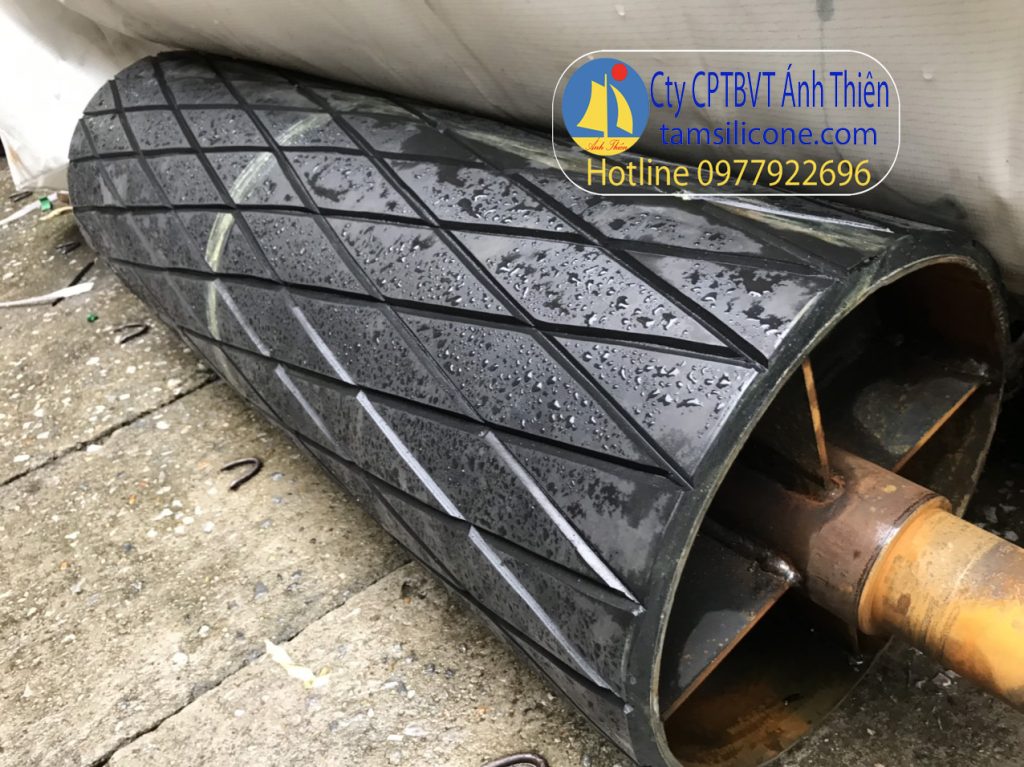 Rullo bọc cao su xẻ rãnh theo yêu cầu